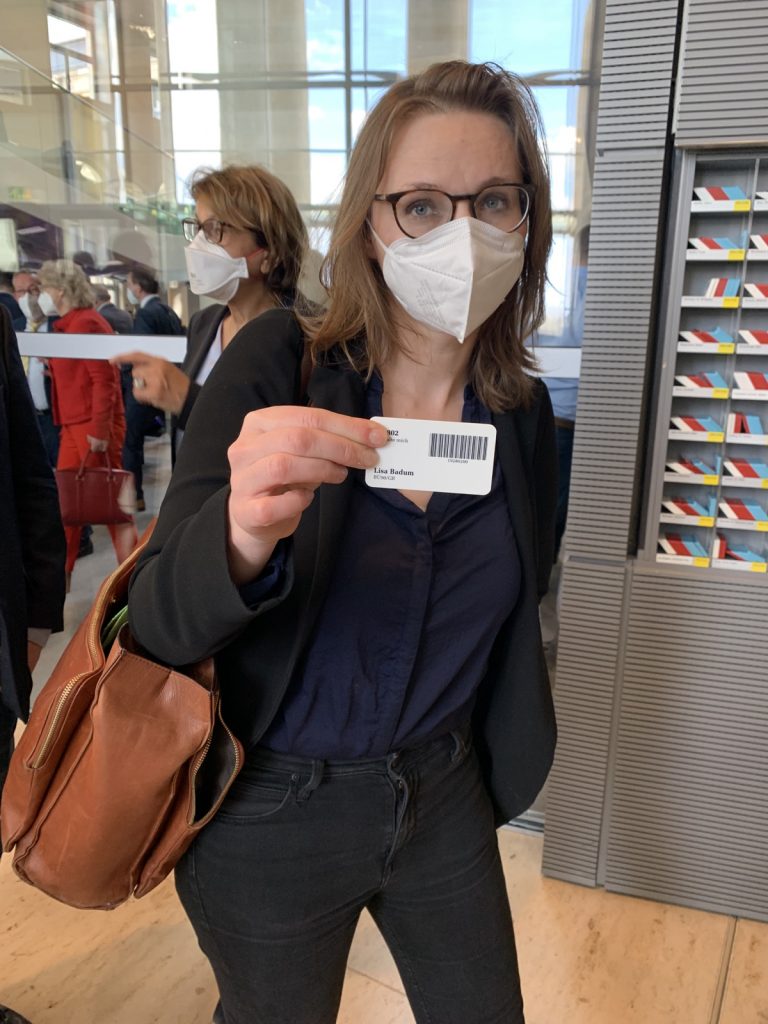 » Corona Lisa Badum